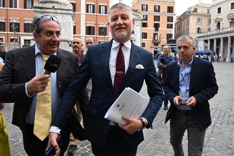 Alessandro Giuli, supercazzola o discorso serio? Abbiamo fatto ...