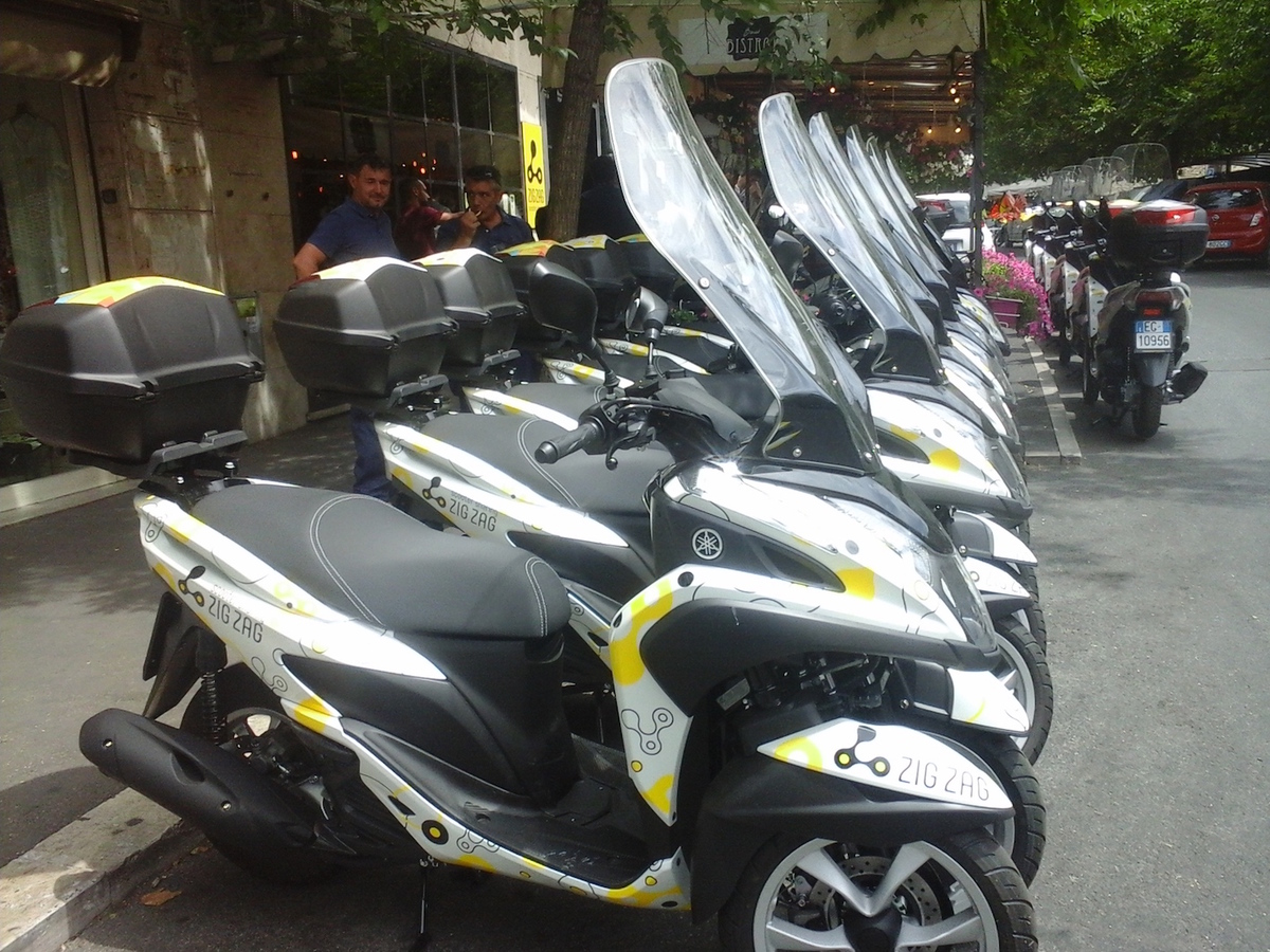 Zig Zag: lo scooter sharing più innovativo debutta a Roma - News - Moto.it