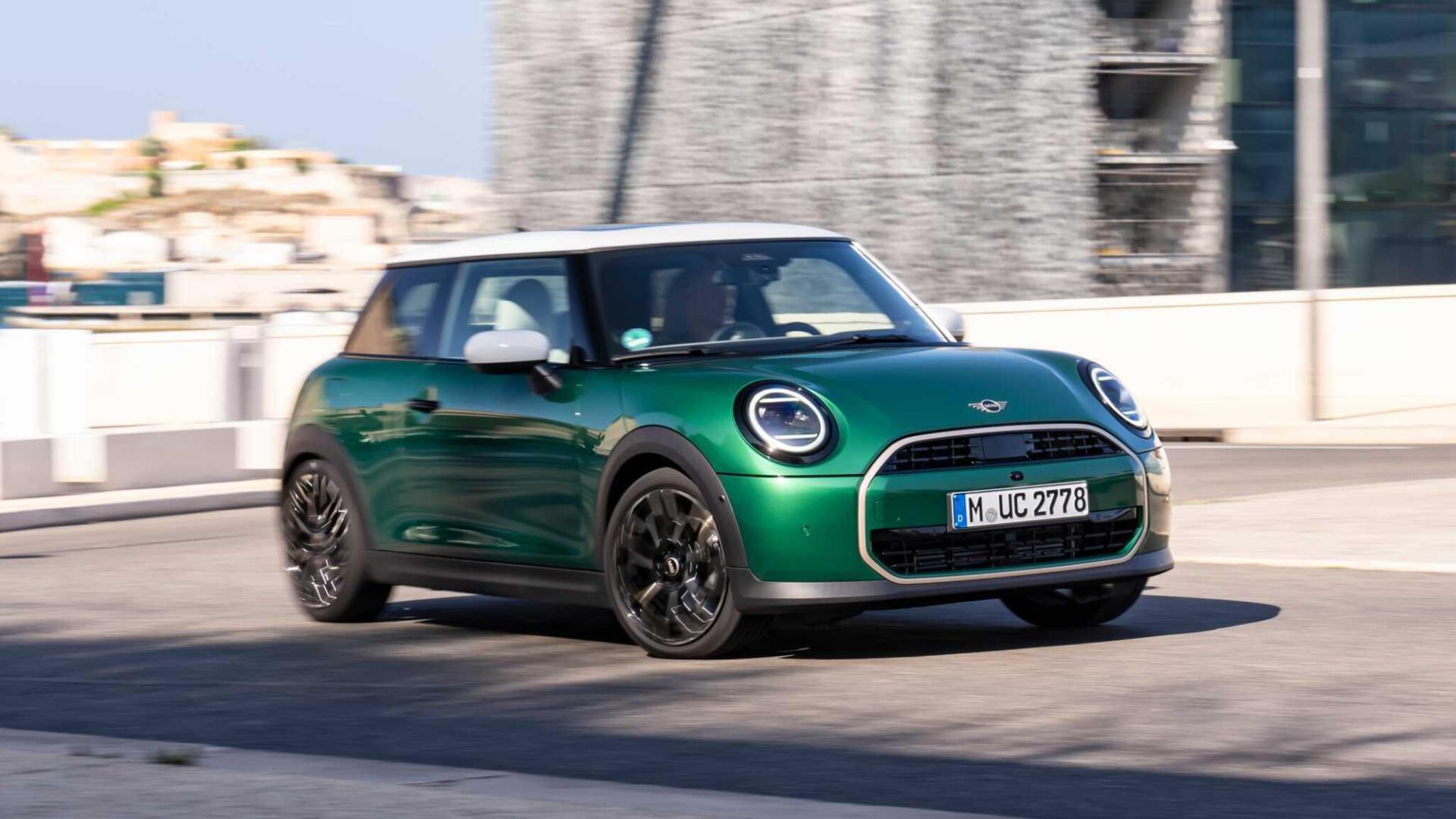 MINI Mini E Blackyard: prezzo e scheda tecnica - Automoto.it