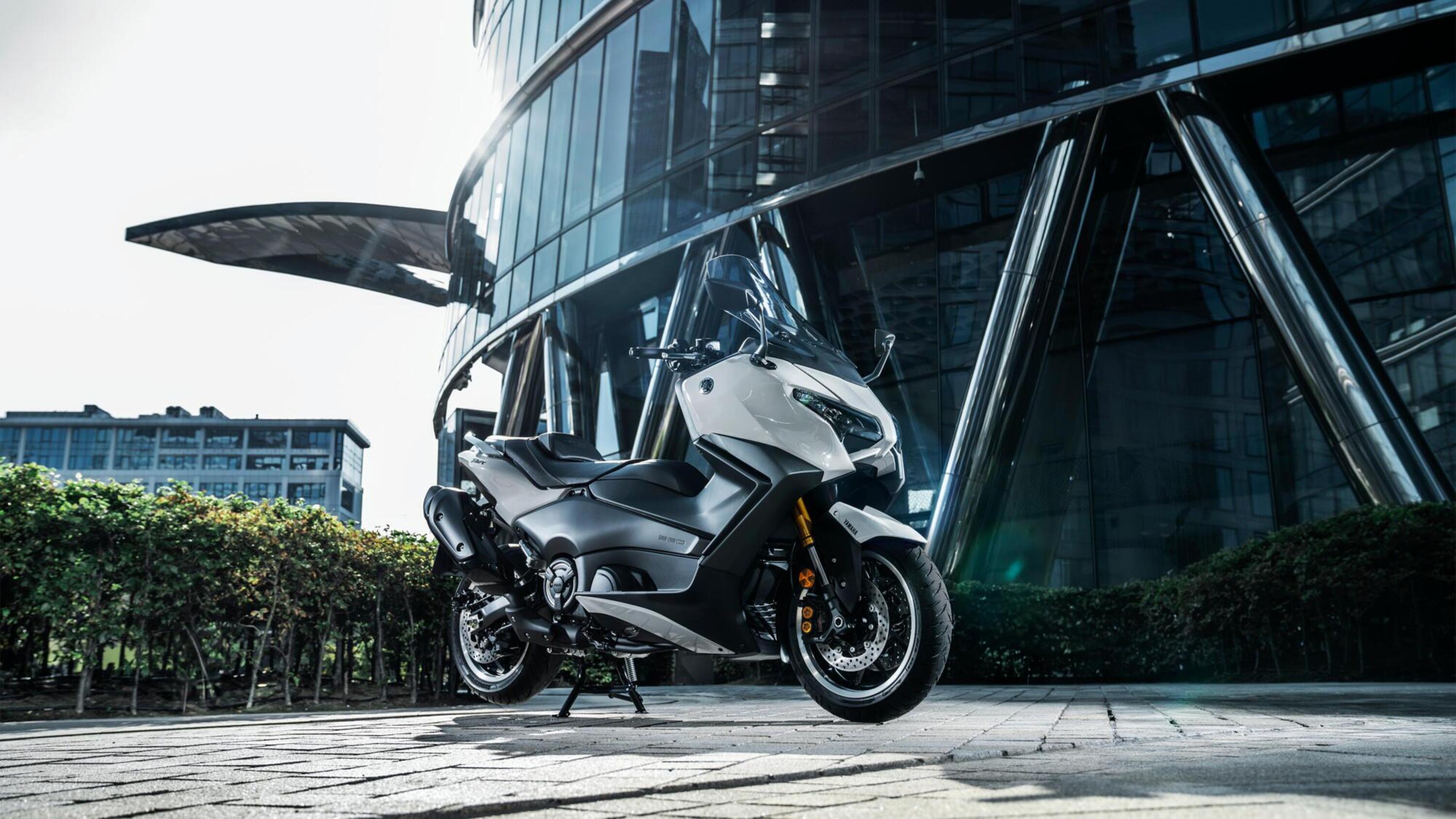 Nuovi Yamaha TMAX & TMAX Tech MAX 2025 [VIDEO & GALLERY] - News - Moto.it
