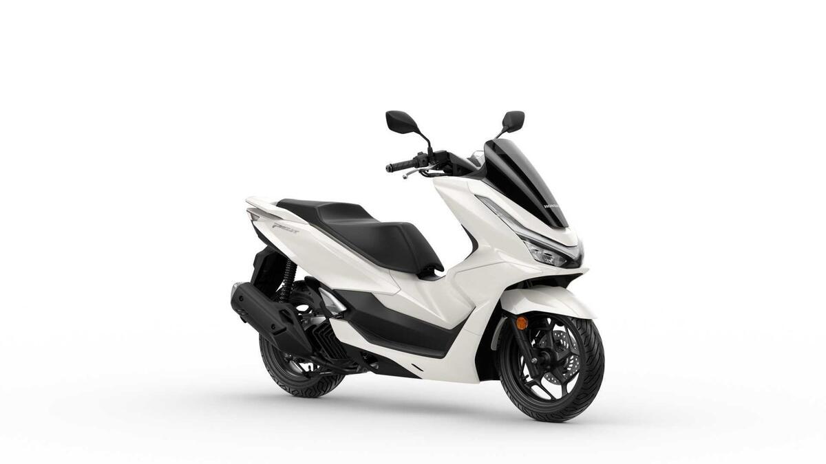 Honda PCX 125 (2025), prezzo e scheda tecnica - Moto.it