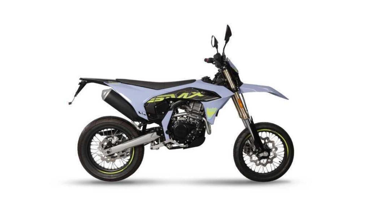 FB Mondial SMX 125 Motard (2025), prezzo e scheda tecnica - Moto.it