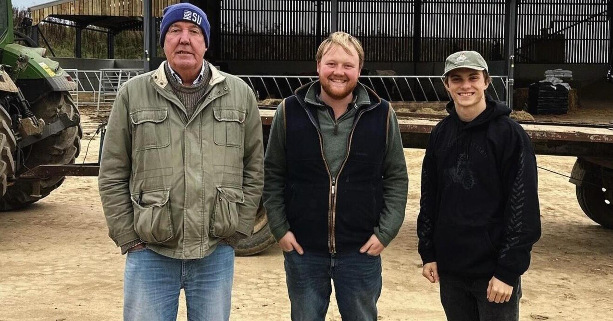 Oscar Piastri impara a guidare il trattore con Jeremy Clarkson, ma non ...