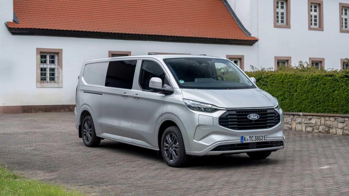 Ford Transit Custom transit custom V710 PHEV 340 2.5 Duratec PHEV 233cv combi M1 Trend L1H1 ...