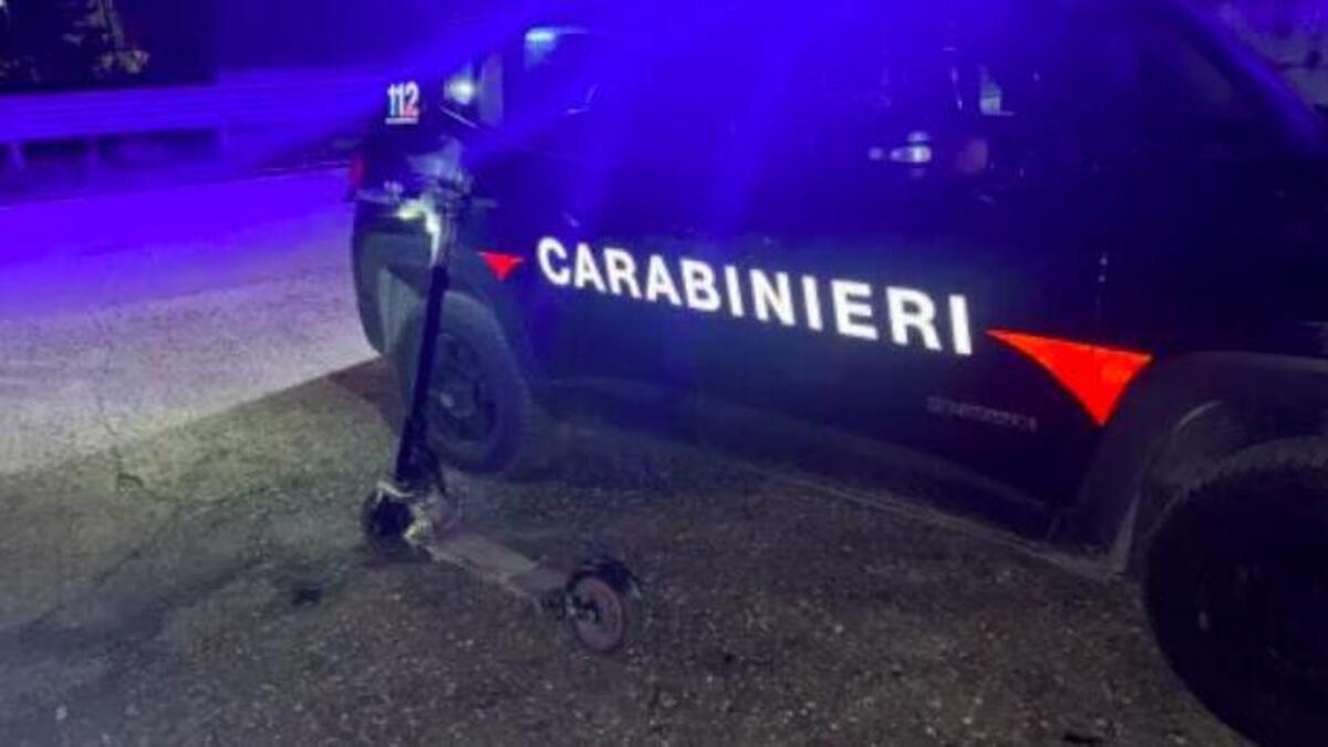 Guida il monopattino elettrico da ubriaco: i Carabinieri lo beccano e ...