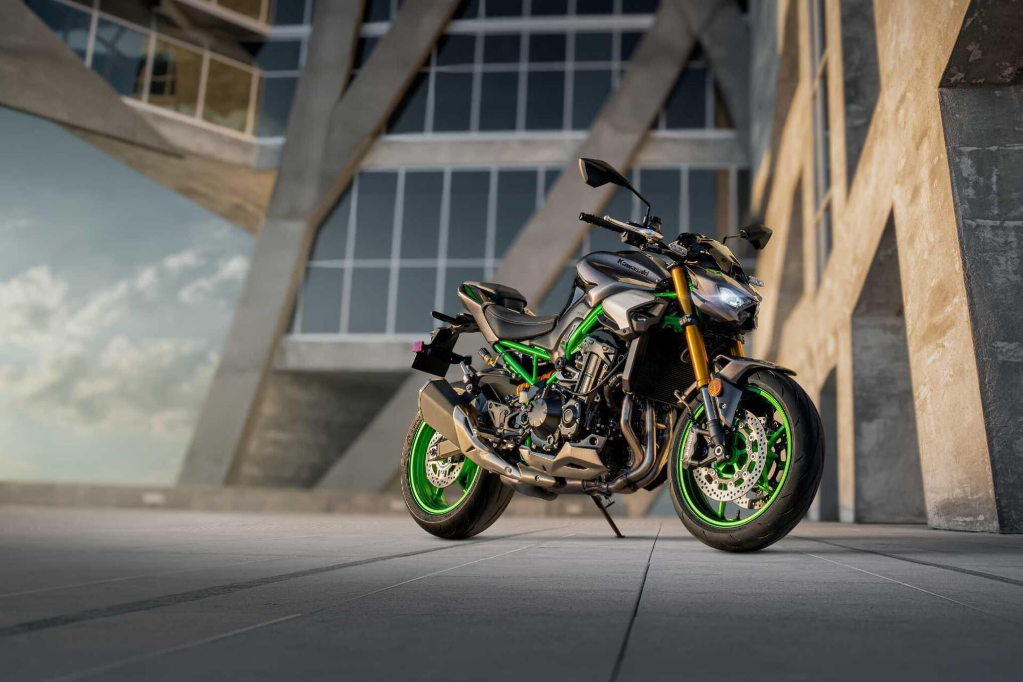 Svelato il prezzo delle Kawasaki Z900 e Z900 SE 2025: tenetevi forte ...