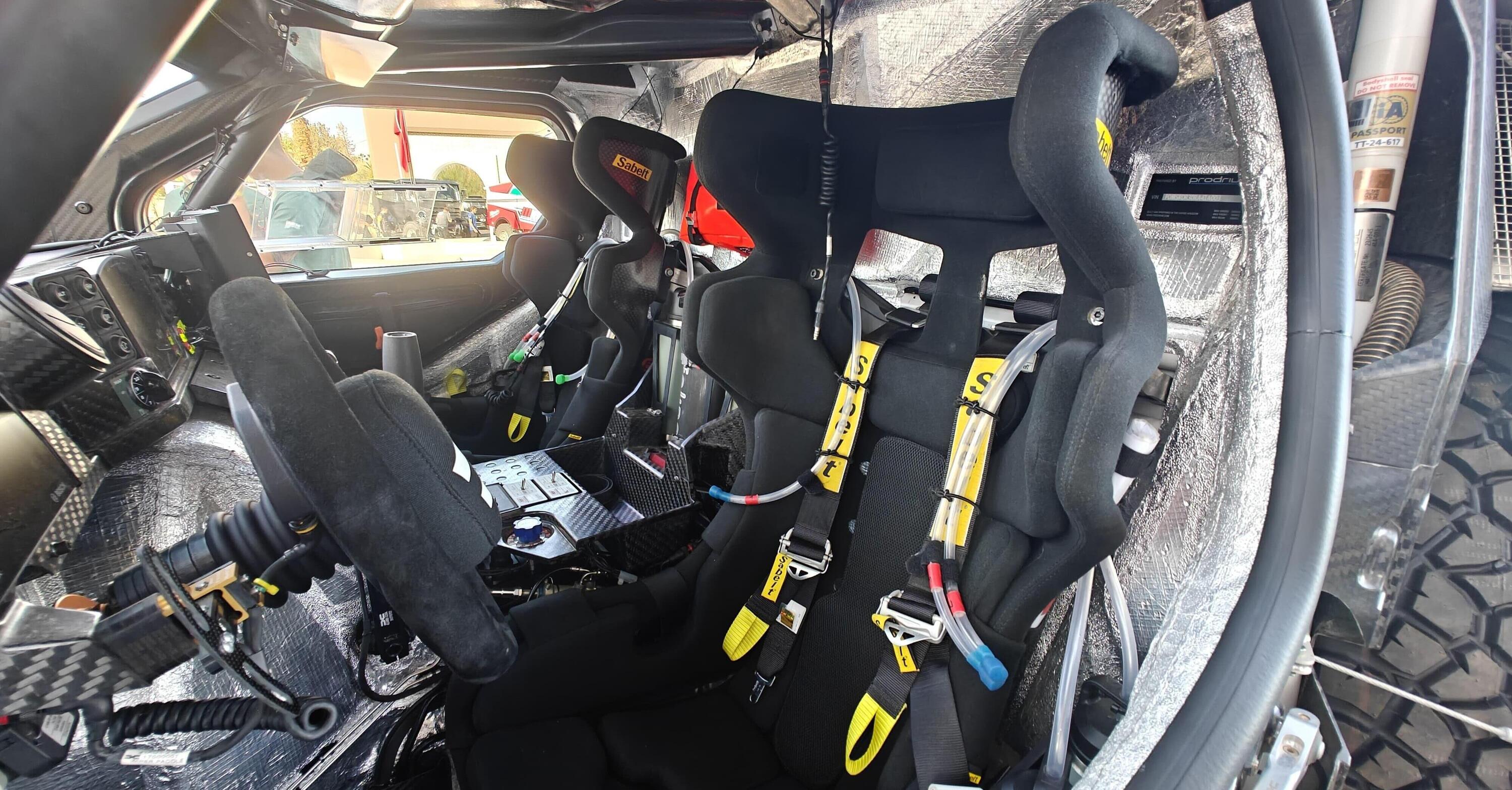 Sabelt: facciamo la storia dei sedili Racing alla Dakar 2025 con la ...