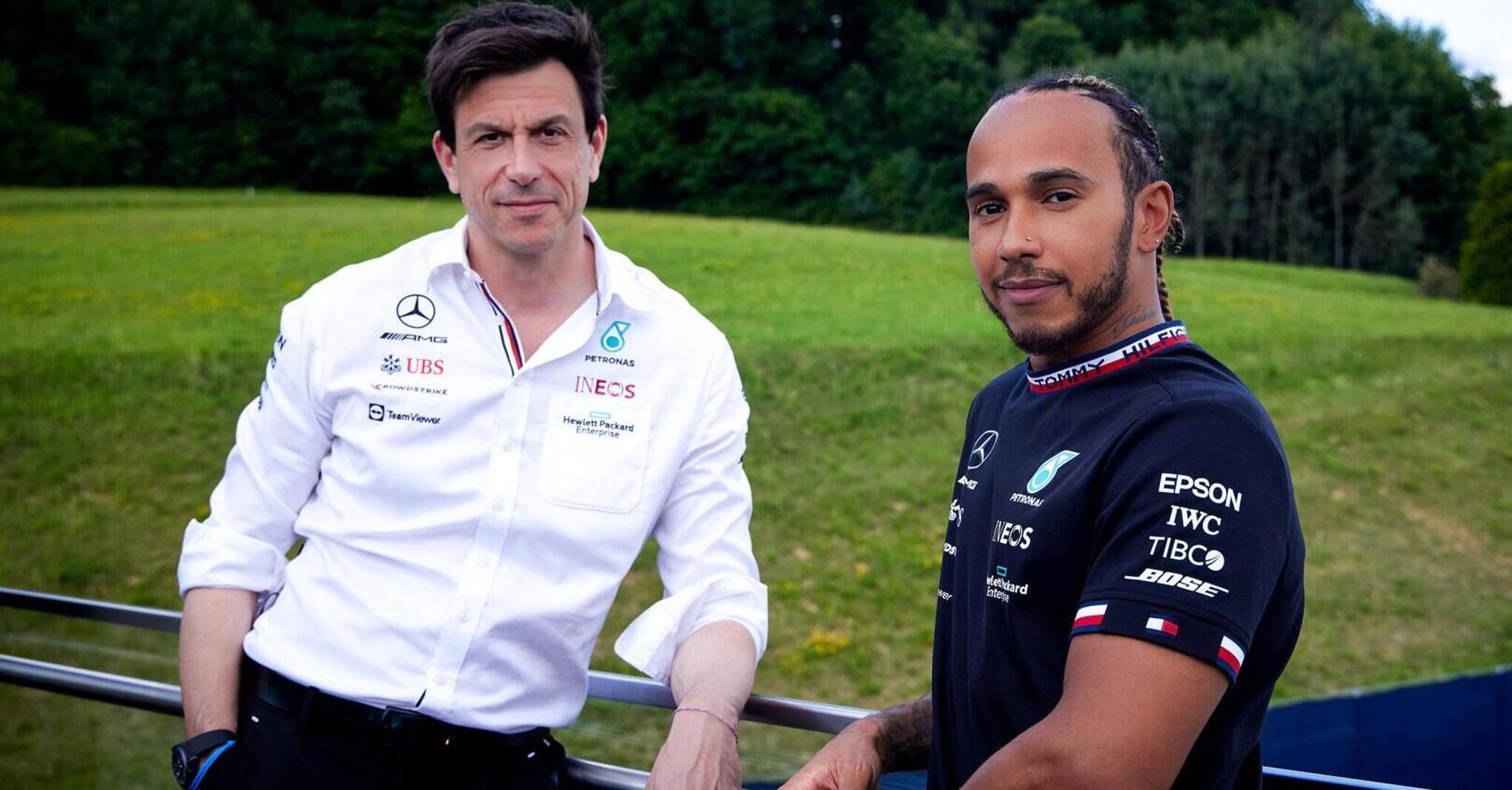 F1. Toto Wolff e le prime foto di Hamilton in Ferrari: “È come vedere ...