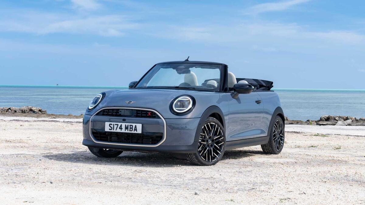 MINI Mini Cabrio Cooper SE Cabrio: prezzo e scheda tecnica - Automoto.it