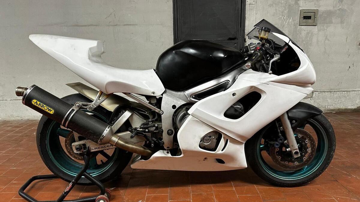 Vendo Yamaha YZF R6 (1999 - 00) usata a Trezzano sul Naviglio (codice ...