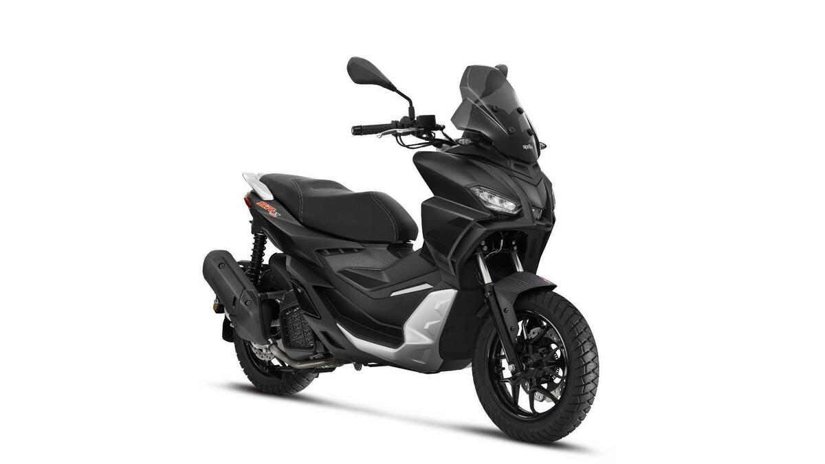 Aprilia SR GT 200 (2025), prezzo e scheda tecnica - Moto.it