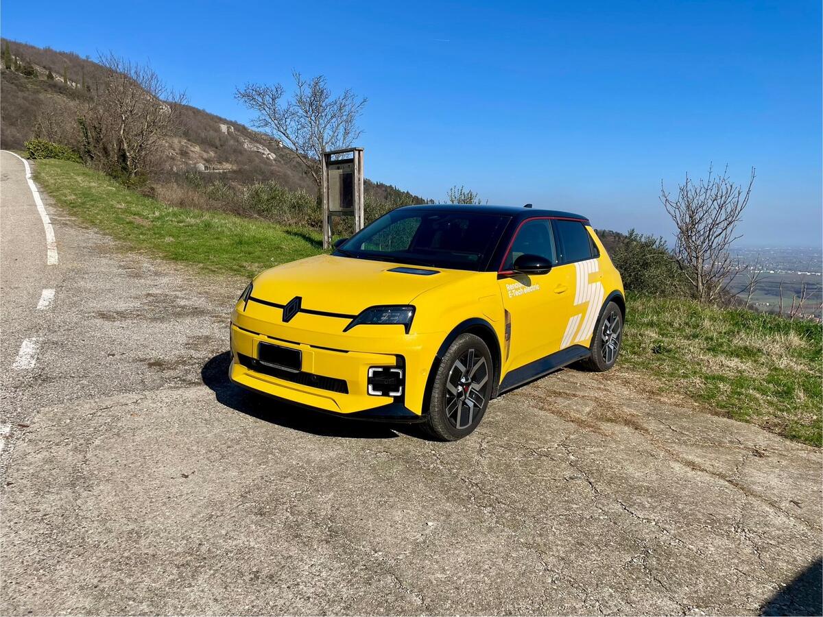 Renault R5 elettrica, la doppia guidata, come va l'autonomia ...