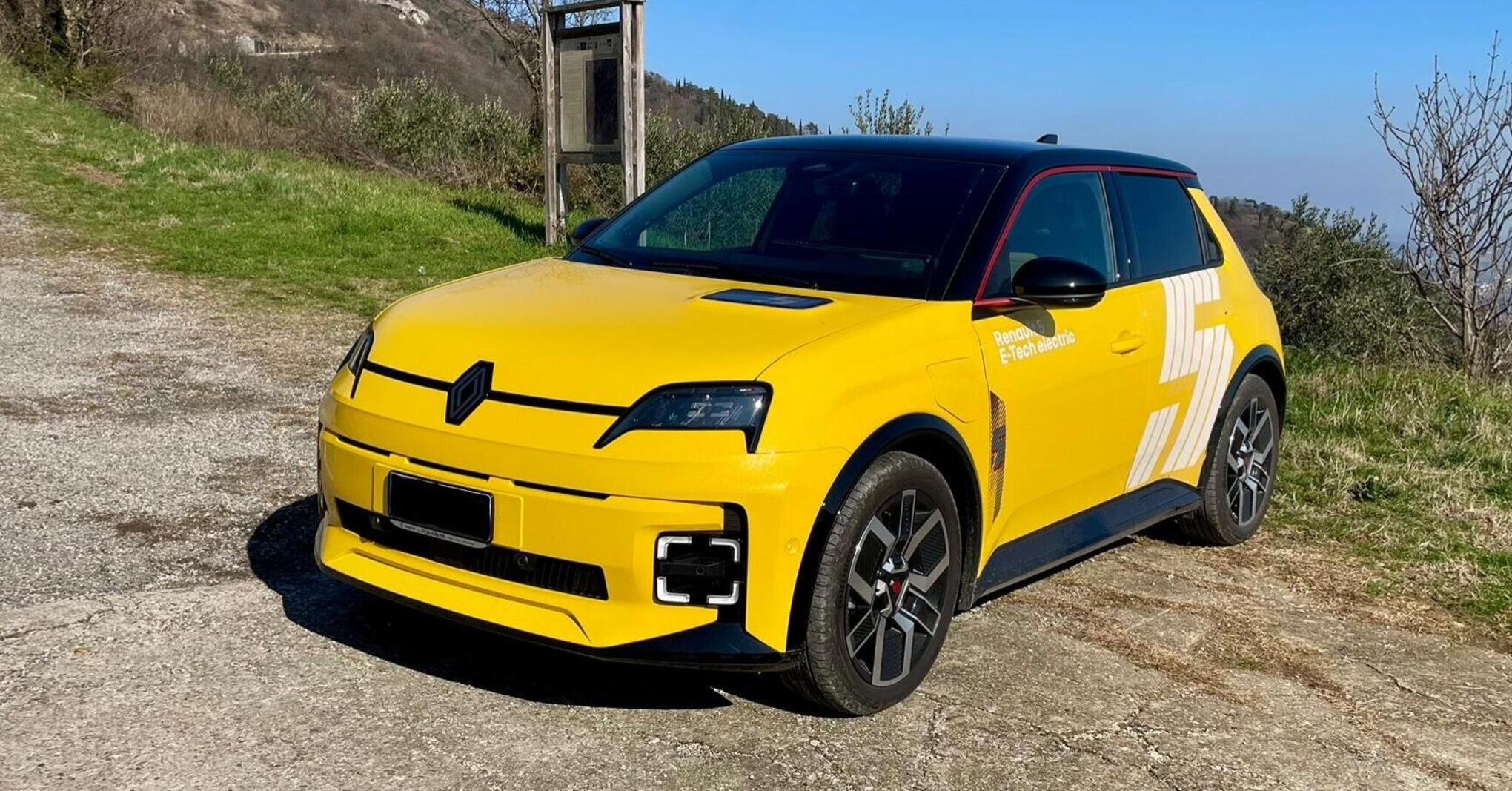 Renault R5 elettrica, la doppia guidata, come va l'autonomia ...