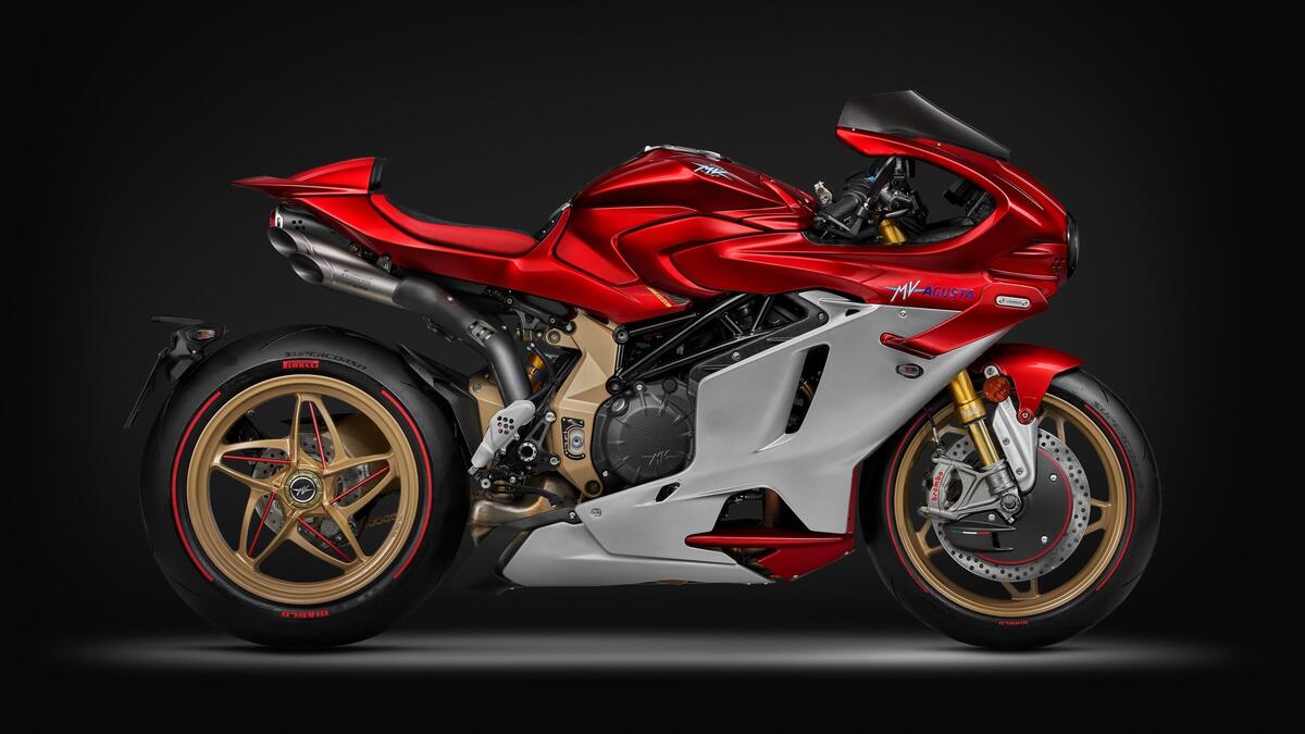La MV Agusta Superveloce 1000 Serie Oro vince il Good Design Award ...