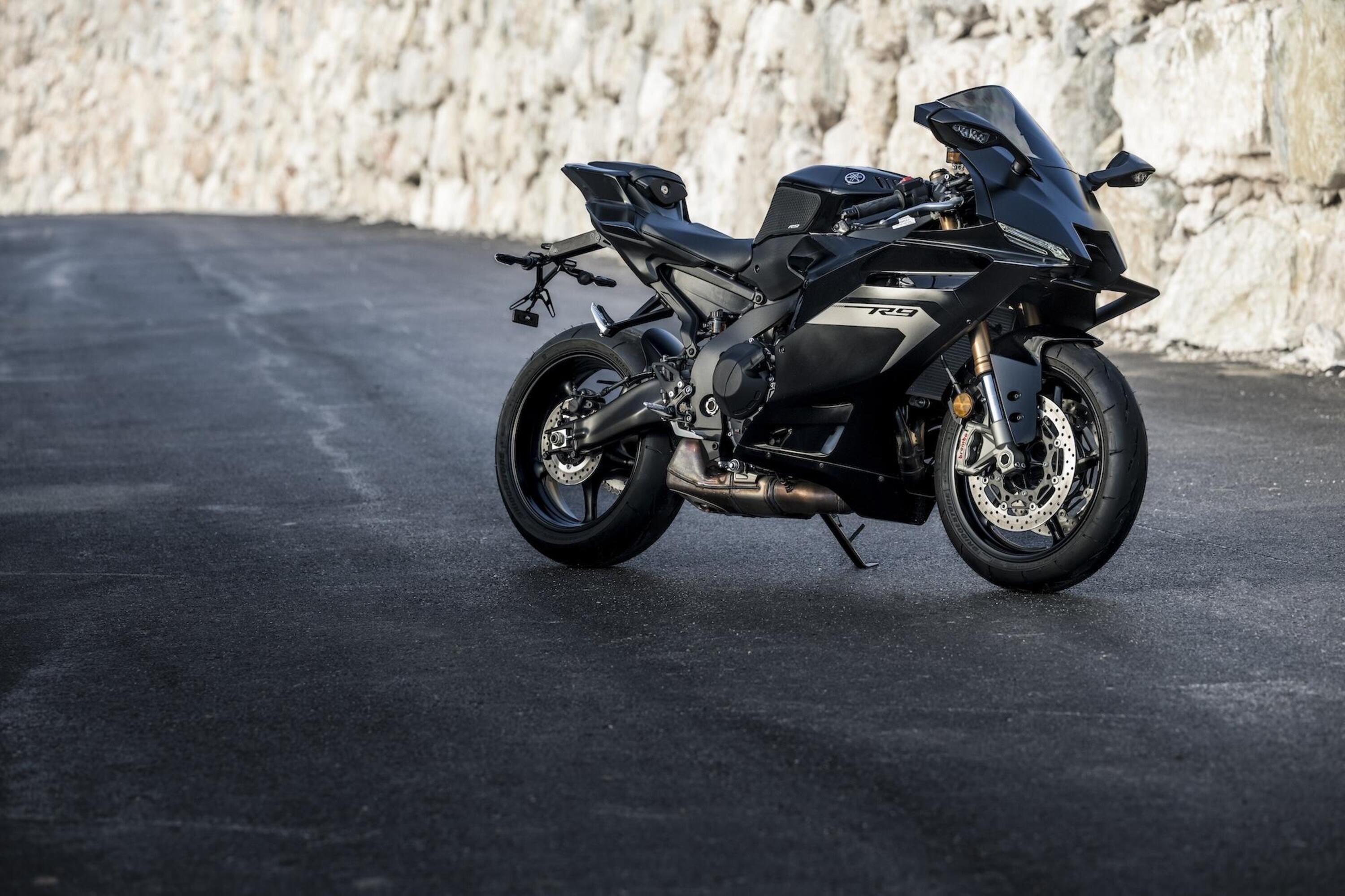 Prova Yamaha R9: la sportiva che volevi || La prova di Moto.it! [VIDEO ...