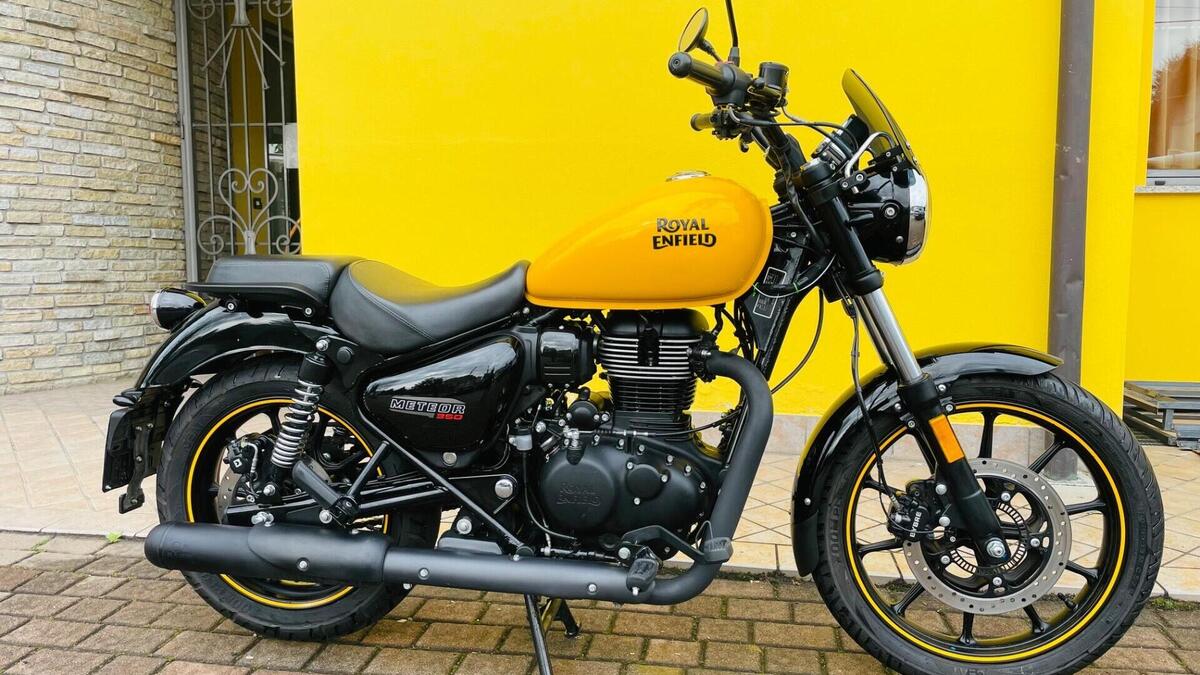 Vendo Royal Enfield Meteor 350 Fireball (2021 - 26) usata a Casorate ...