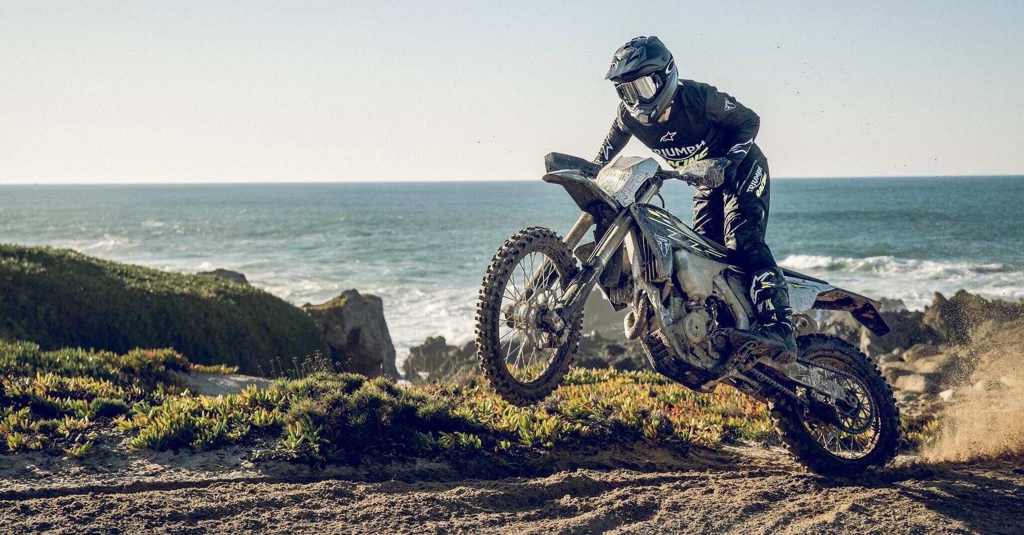 Triumph presenta le sue prime moto da enduro. Ecco la TF 450-E e la più ...