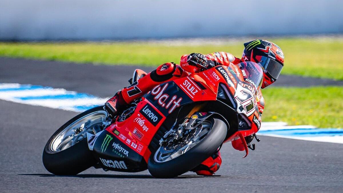 SBK 2025. A Portimao, Nicolò Bulega è primo nelle FP1. Problemi per Toprak - Superbike - Moto.it