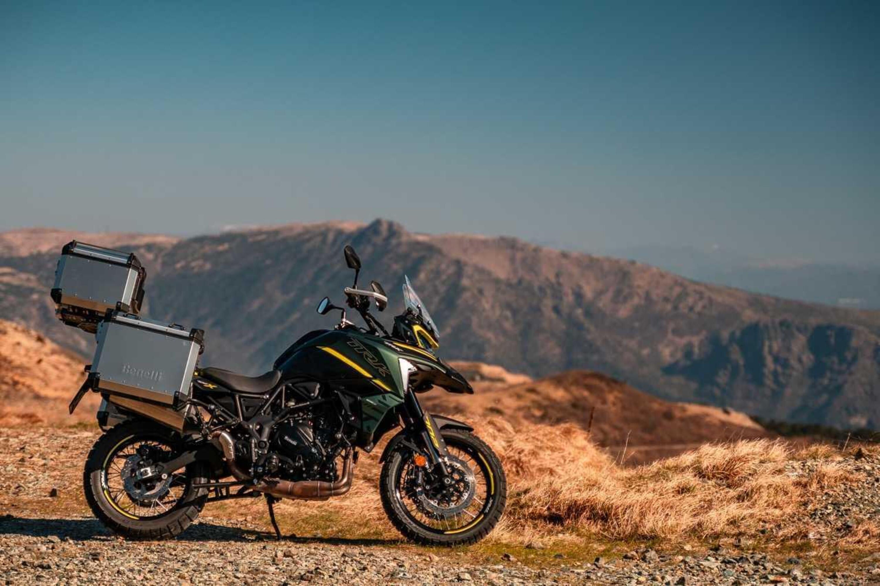 Scambieresti una BMW R 1300 GS con tre Benelli TRK 702X? Comparativa tra le due best-seller ...