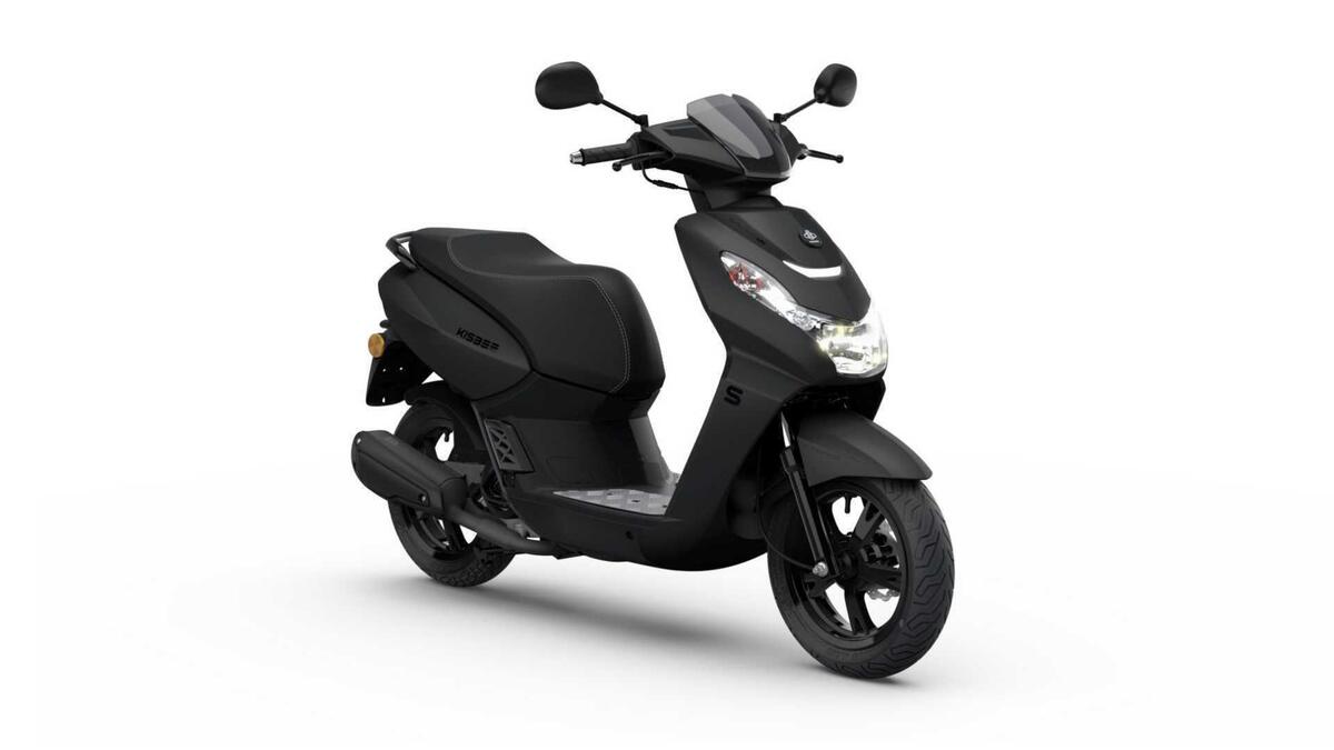 Peugeot Kisbee S 50 Black Edition (2025), prezzo e scheda tecnica - Moto.it