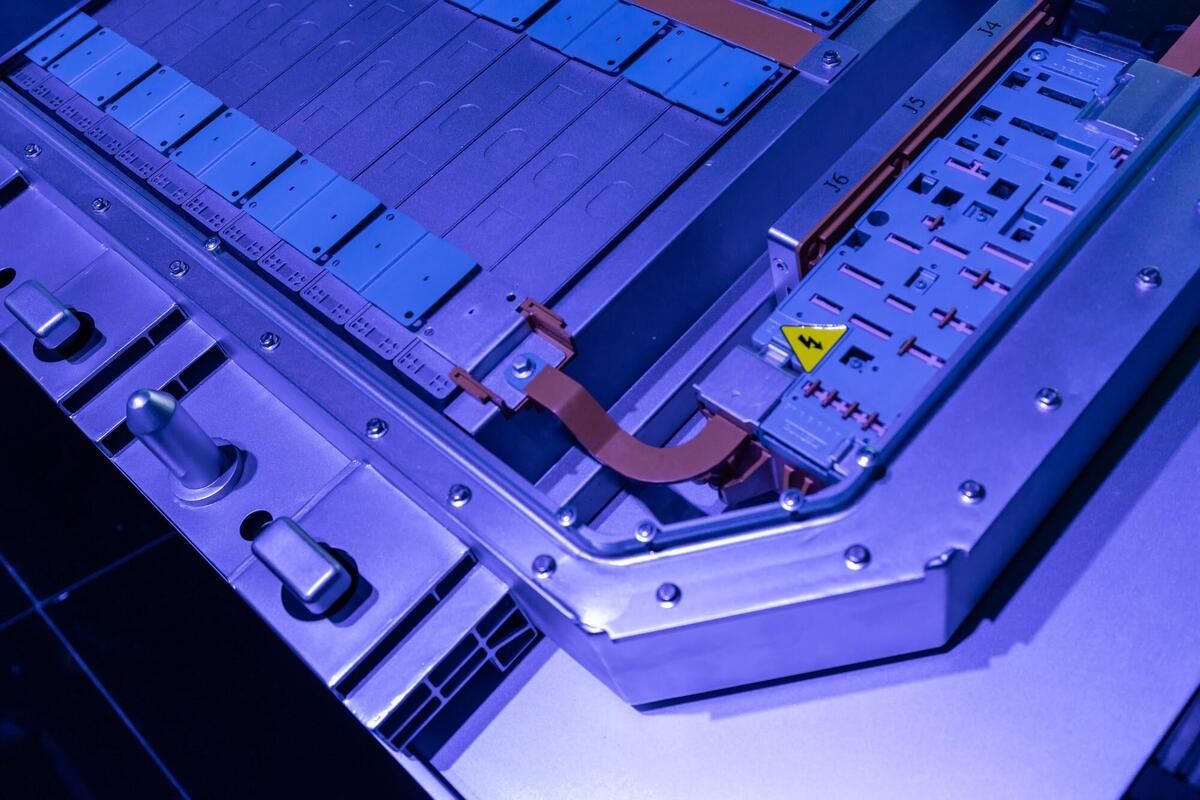 La guerra delle batterie all'ultimo istante: CATL supera BYD, 520 km in 5 minuti - Elettrico ...