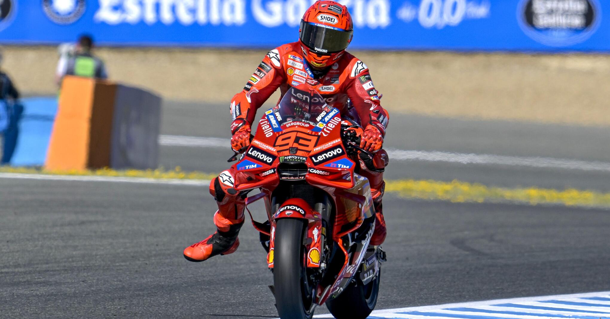 MotoGP 2025. GP di Spagna a Jerez. La sprint è di Marc Marquez, secondo Alex e terzo Pecco ...