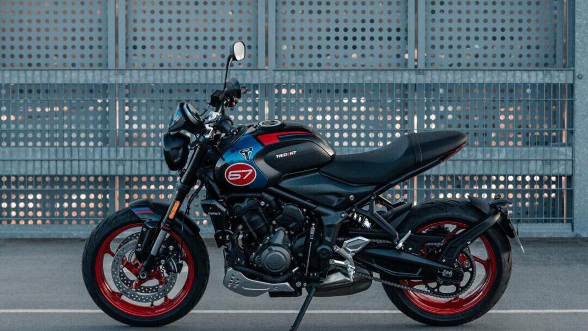 Triumph Trident 660 Triple Tribute Edition 2025: prezzo e scheda ...