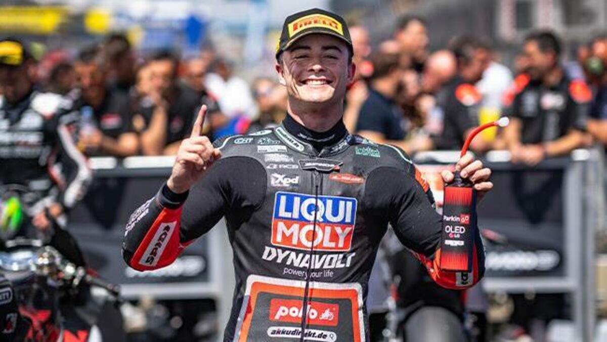 MotoGP 2025. GP di Francia. Moto2: domina Manu Gonzalez, secondo Barry ...