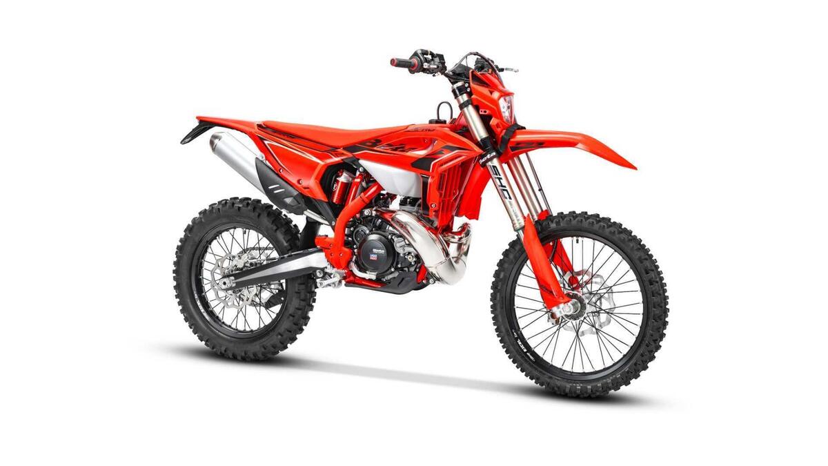 Recensioni Betamotor RR X-PRO 300 2T Enduro (2026) - Moto.it