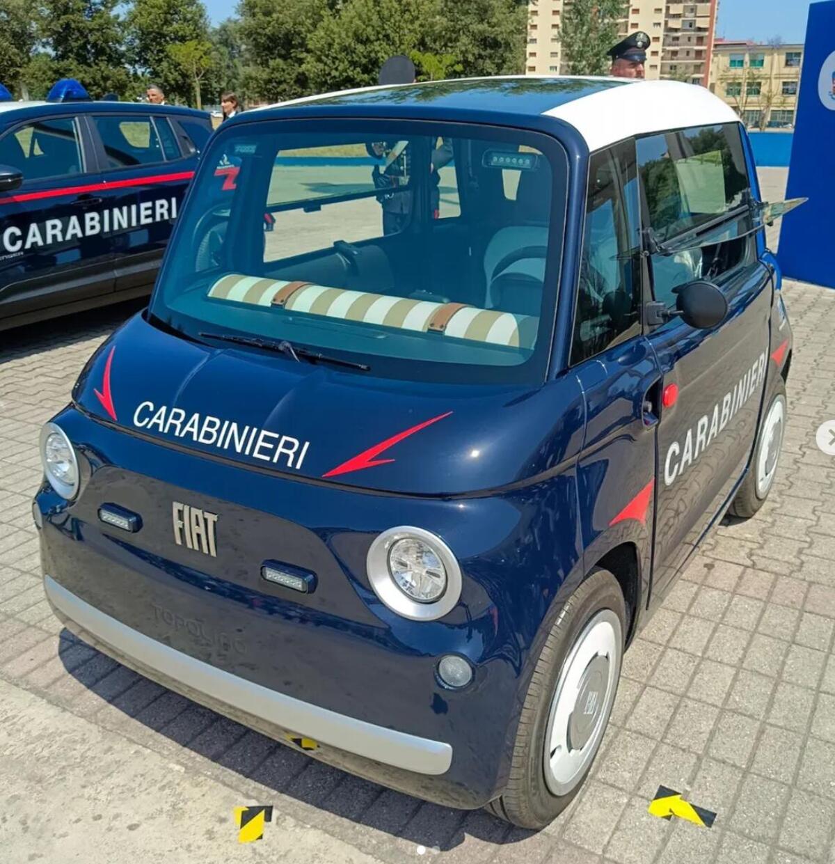 Fiat Topolino entra nell’Arma: il quadriciclo elettrico veste la livrea ...