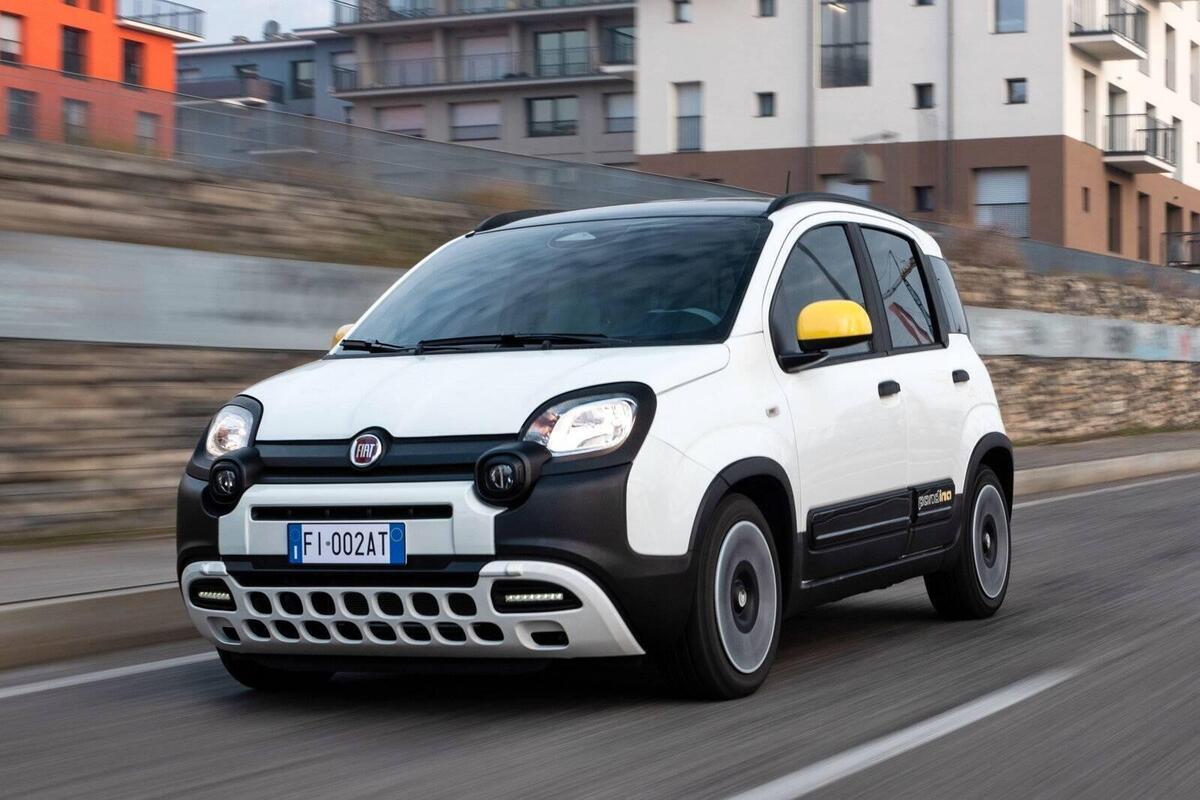 Fiat Panda: resta in campo e le ha tutte contro. Top e Flop - News ...