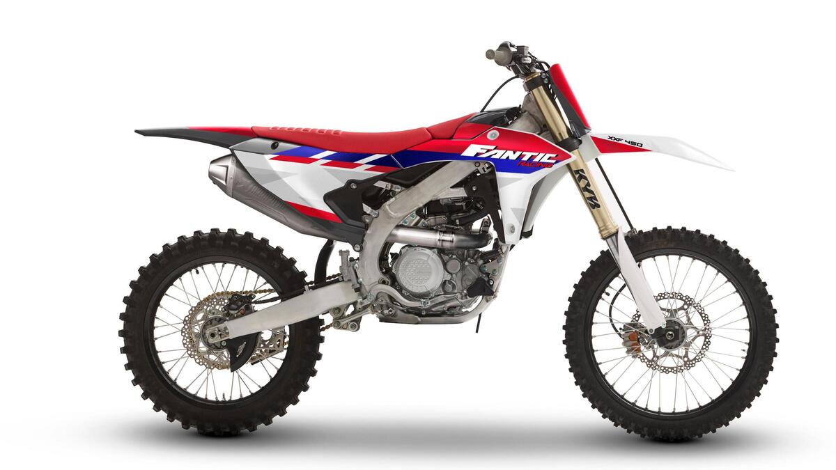 Fantic presenta la gamma MX 2026: nuove livree e una nuova collaborazione con Akrapovic ...