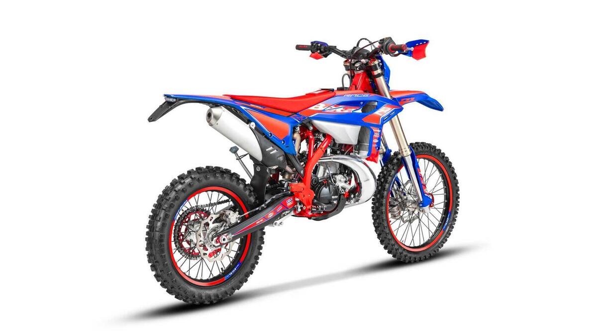 Betamotor RR 200 2T Enduro Race (2026), prezzo e scheda tecnica - Moto.it