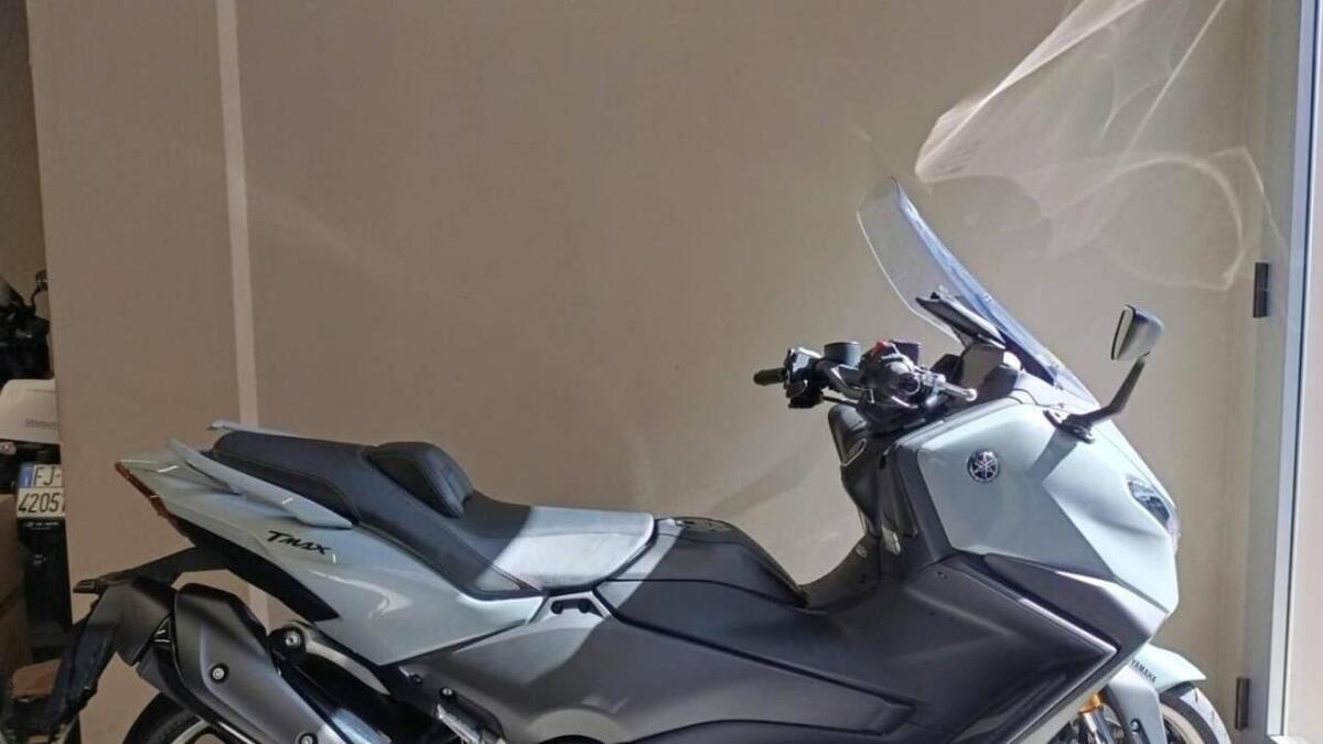 Vendo Yamaha T-Max 560 Tech Max (2025 - 26) usata a Imperia (codice ...