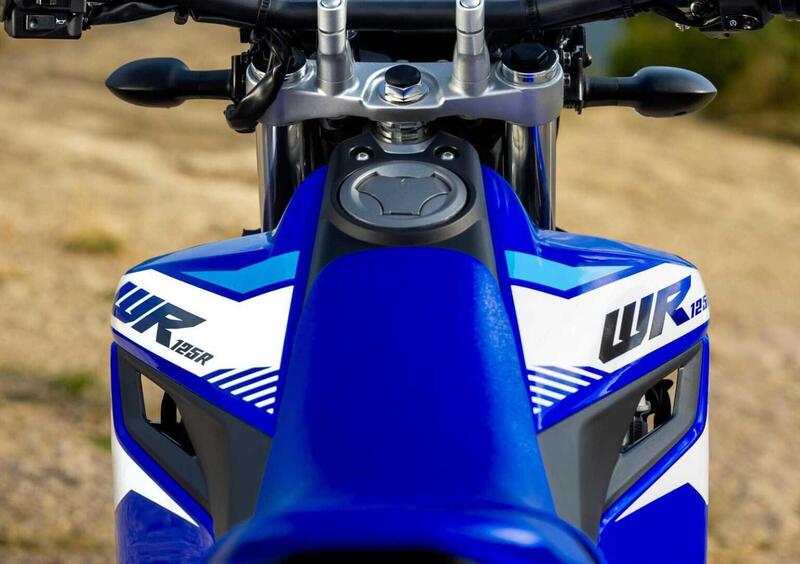 Yamaha WR 125 R (2026), prezzo e scheda tecnica - Moto.it