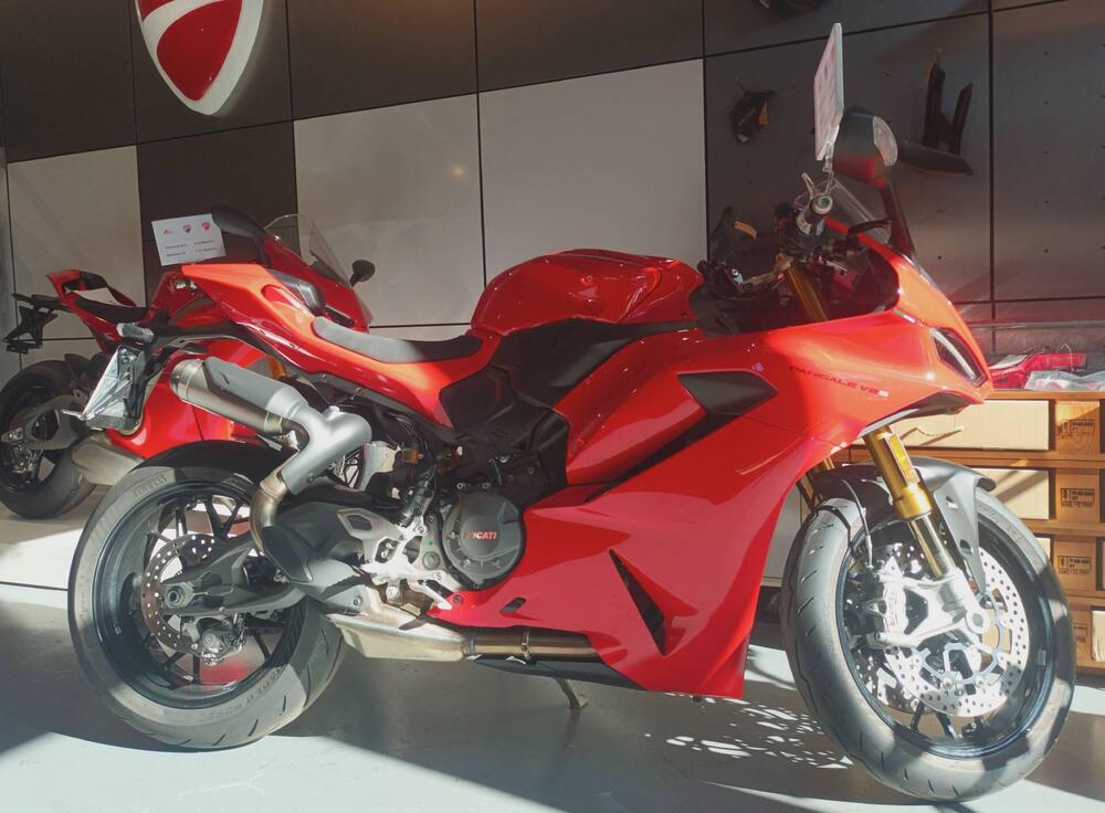 Vendo Ducati Panigale V2 S (2025 - 26) usata a Imperia (codice 9830794 ...