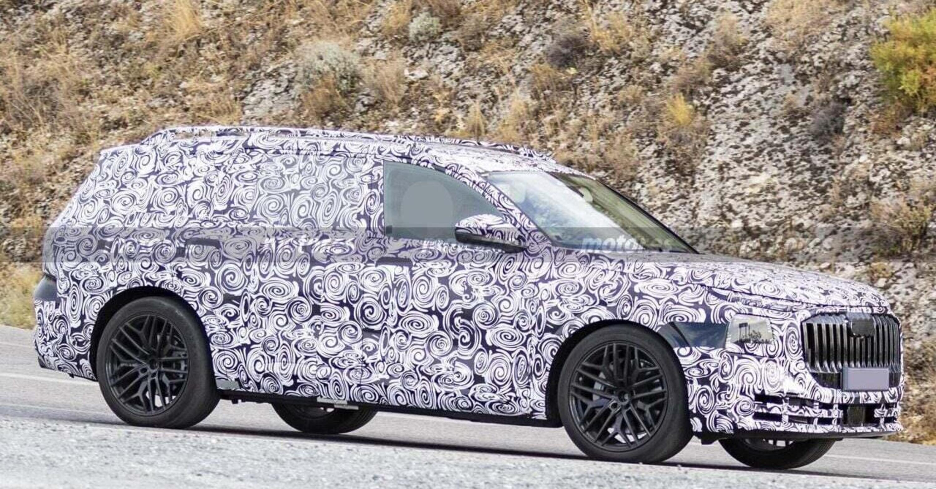 Nuova Audi Q9: il SUV gigante che sfida Mercedes GLS e debutta nel 2026 - News - Automoto.it