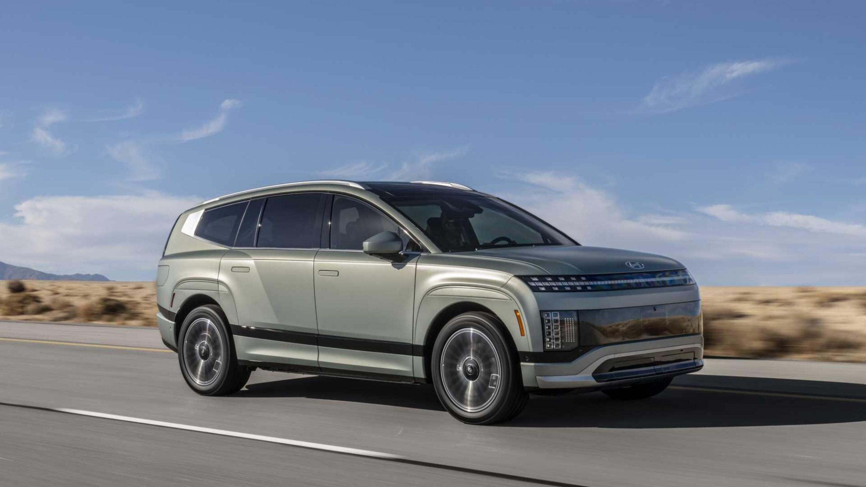 Hyundai Ioniq 9 110 kWh XClass awd: prezzo e scheda tecnica - Automoto.it