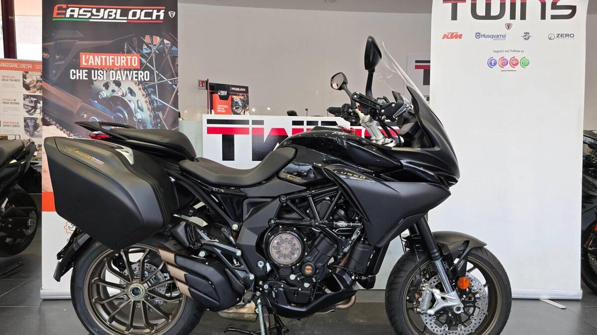 Vendo MV Agusta Turismo Veloce 800 Lusso SCS (2021 - 26) usata a Napoli ...