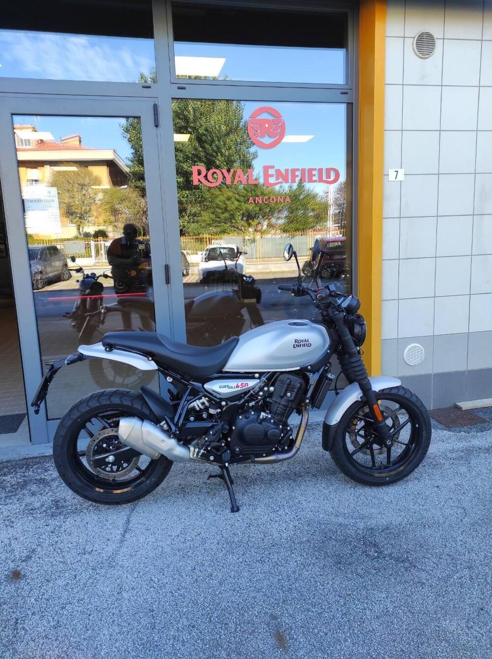 Vendo Royal Enfield Guerrilla 450 (2024 - 26) usata a Ancona (codice ...