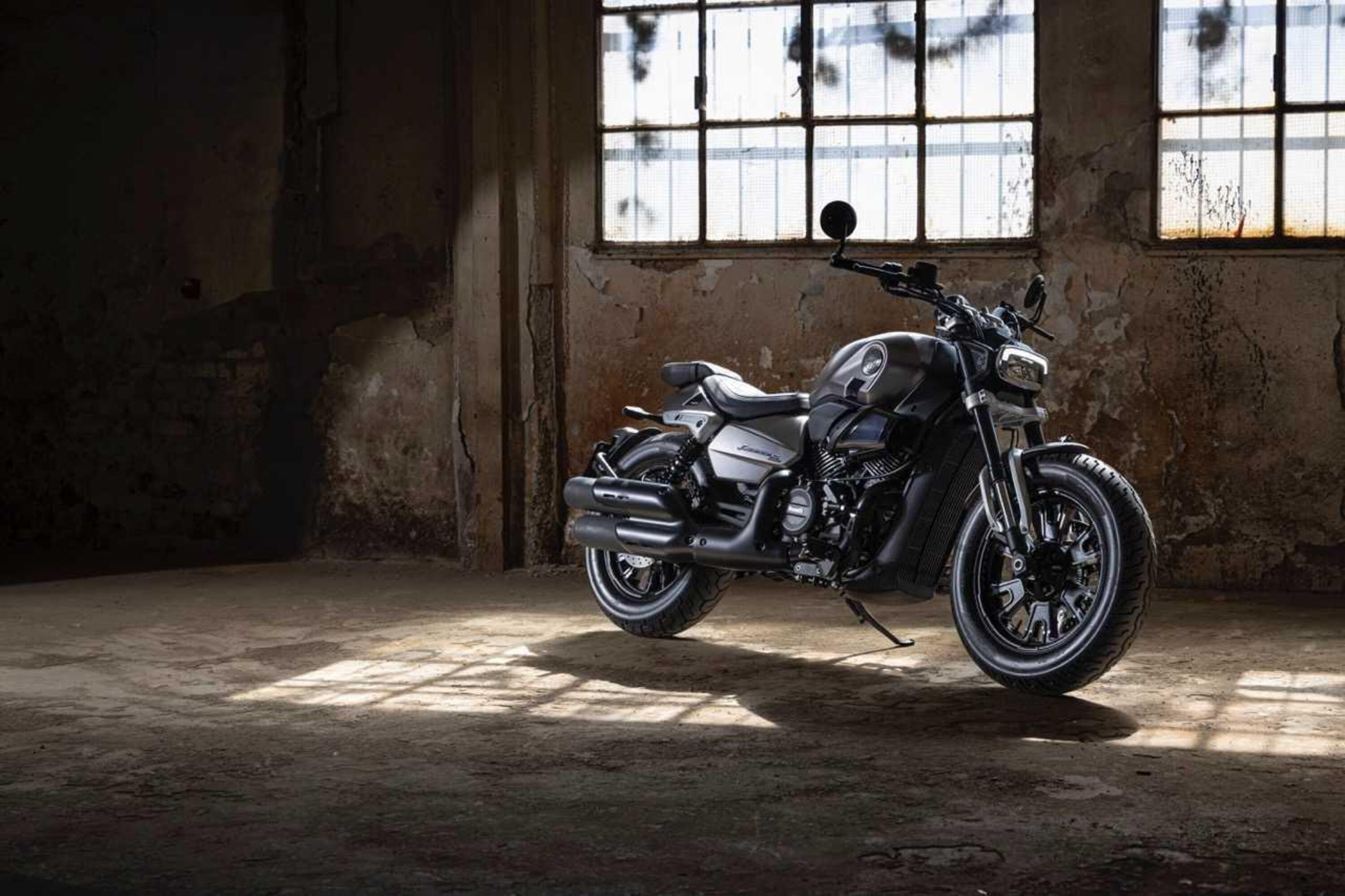 Benelli Leoncino Bobber 400: la power cruiser di Pesaro che sfida il ...