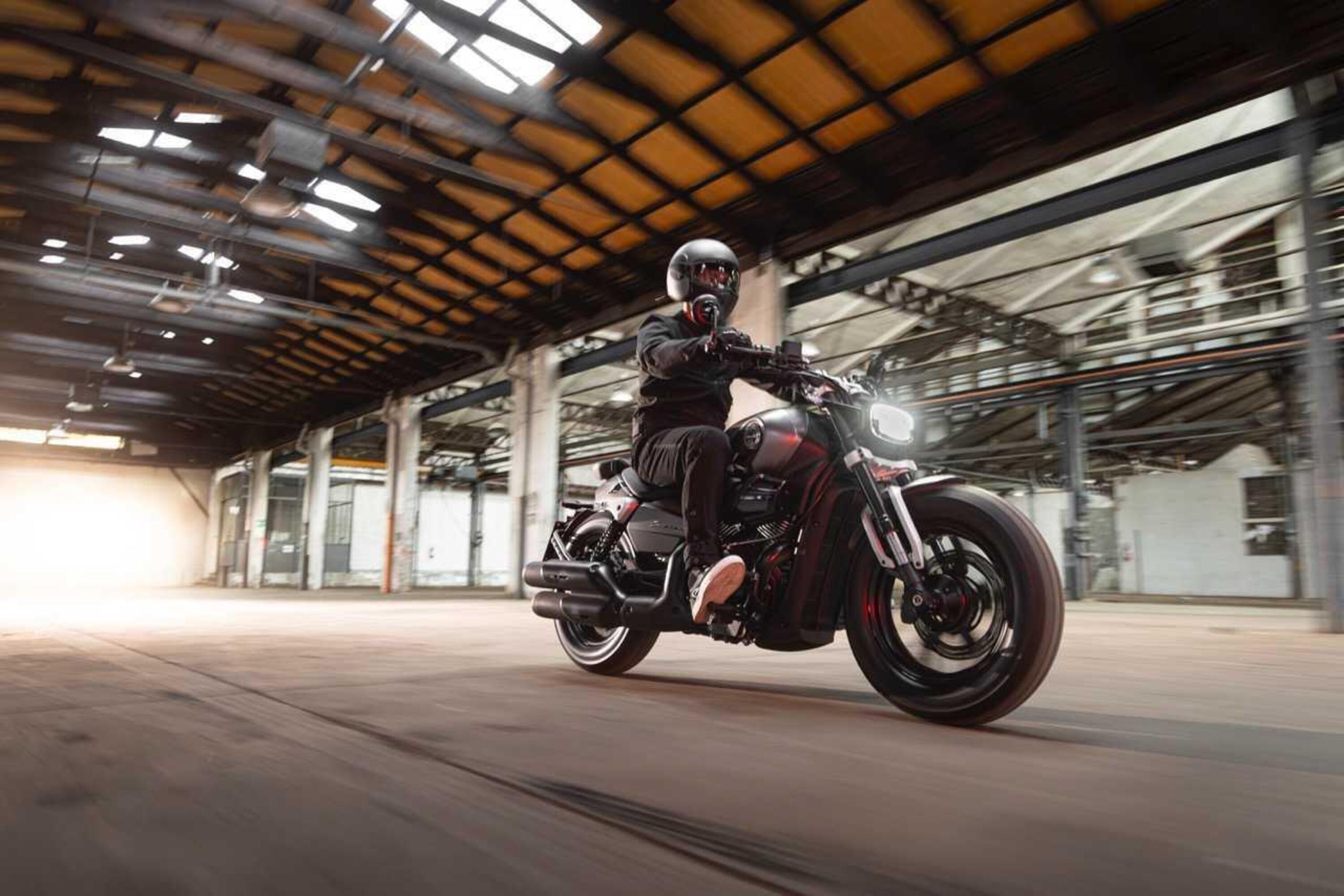 Benelli Leoncino Bobber 400: la power cruiser di Pesaro che sfida il ...