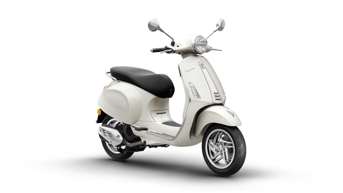 Vespa Primavera 125 (2026), prezzo e scheda tecnica - Moto.it