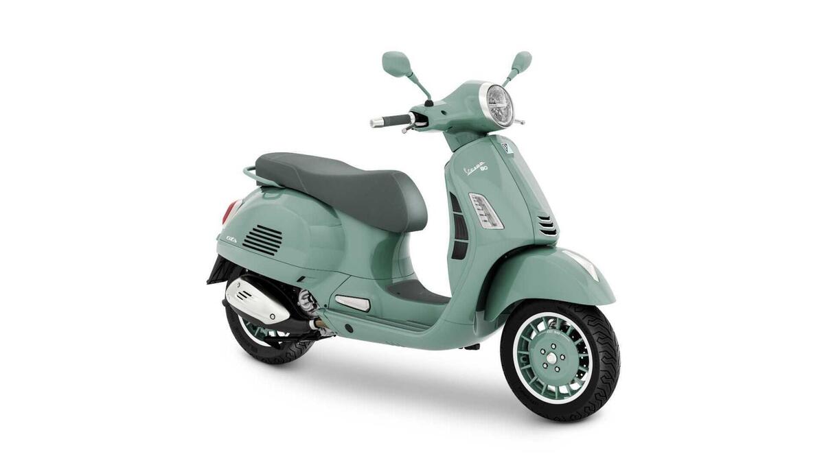 Vespa GTS 125 80th (2026), prezzo e scheda tecnica - Moto.it