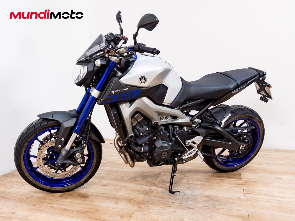 Vendo Yamaha MT-09 (2024 - 26) usata a Firenze (codice 9785411) - Moto.it