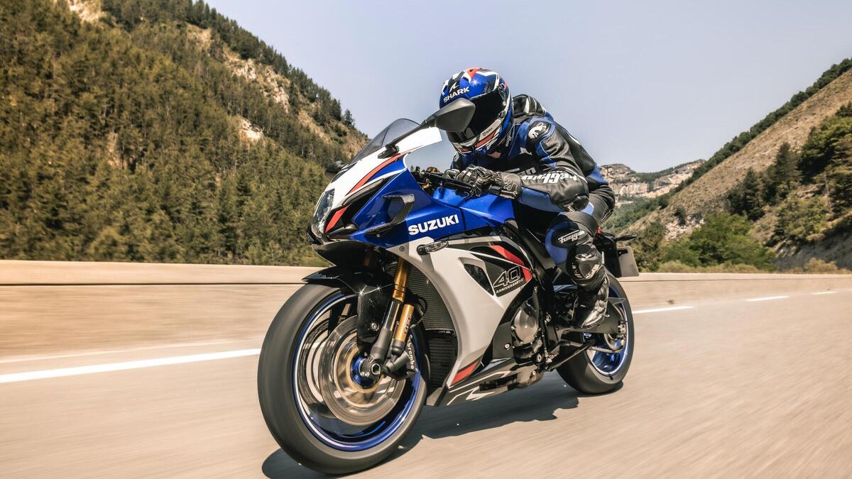 Suzuki GSX-R1000R 2026: ecco svelato il prezzo. Superbike economica ...