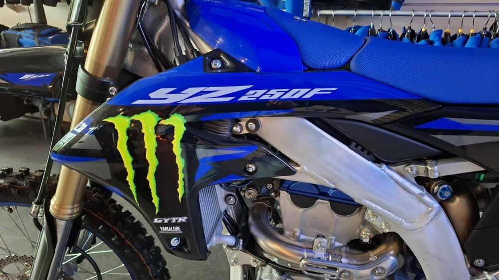 Vendo Yamaha YZ 250 F Monster Energy Yamaha Racing Edition (2025) nuova ...