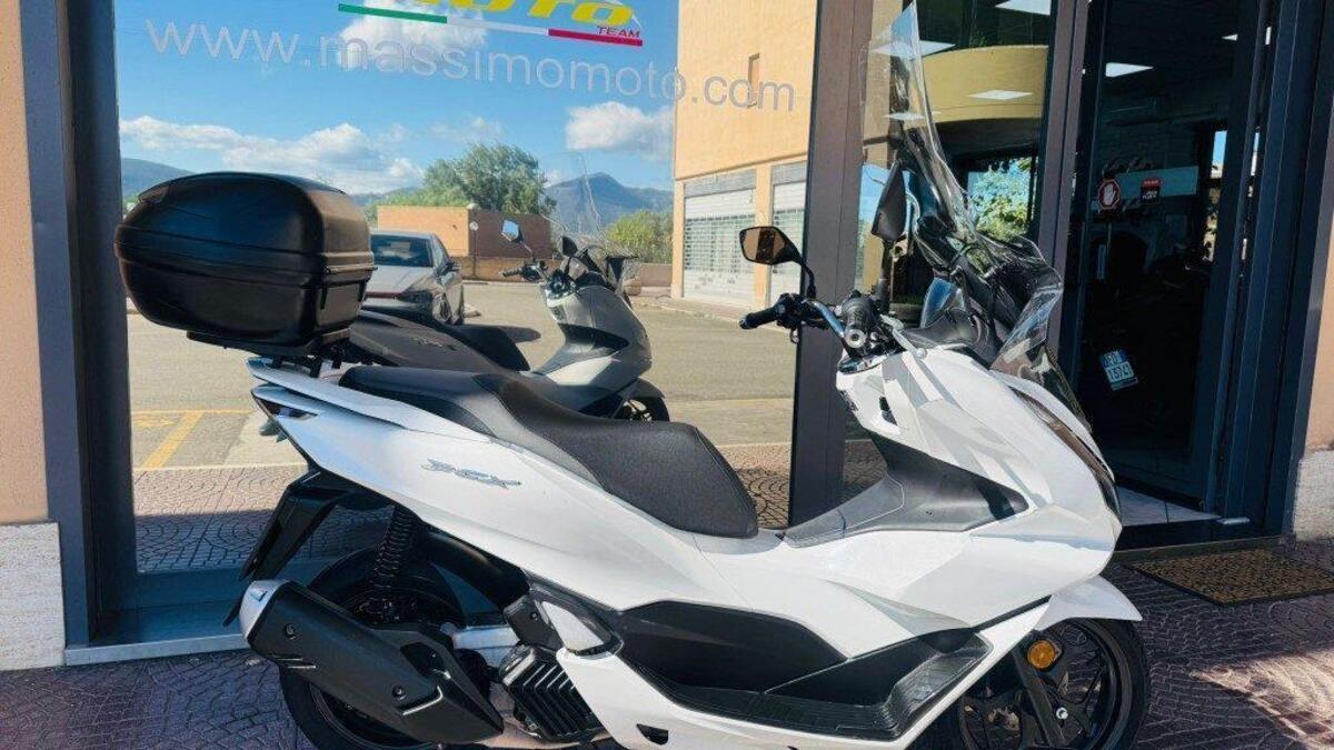 Vendo Honda PCX 125 (2021 - 24) usata a Guidonia Montecelio (codice ...