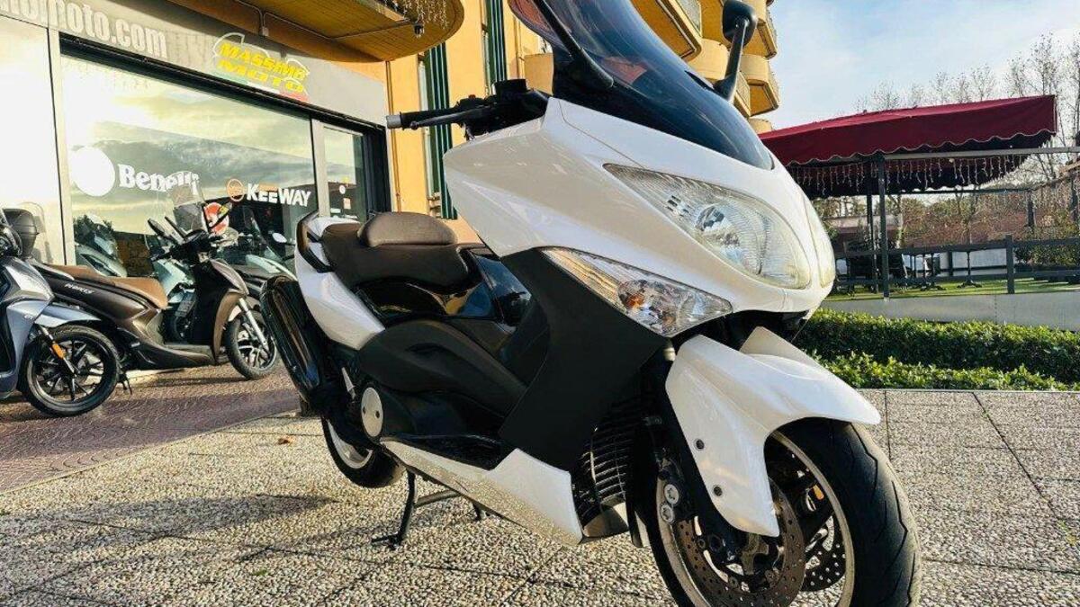 Vendo Yamaha T-Max 500 White Max (2010 - 11) usata a Guidonia ...