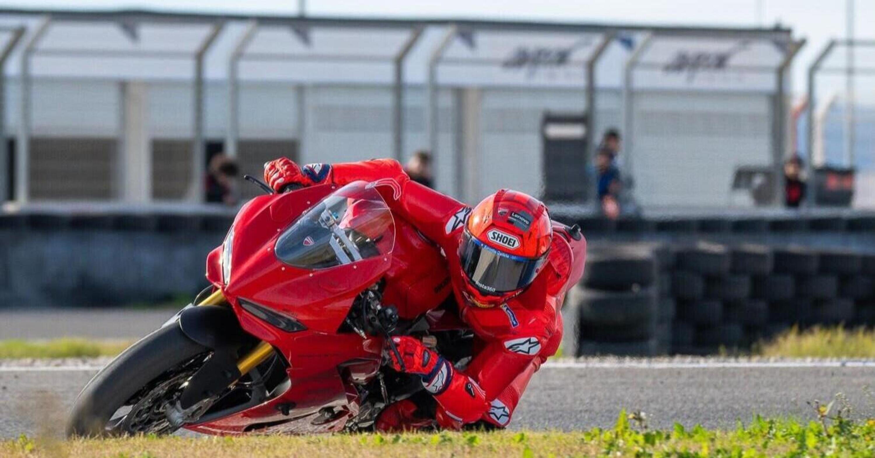 MotoGP 2026. Marc Márquez è tornato in pista con la Panigale V2 ...